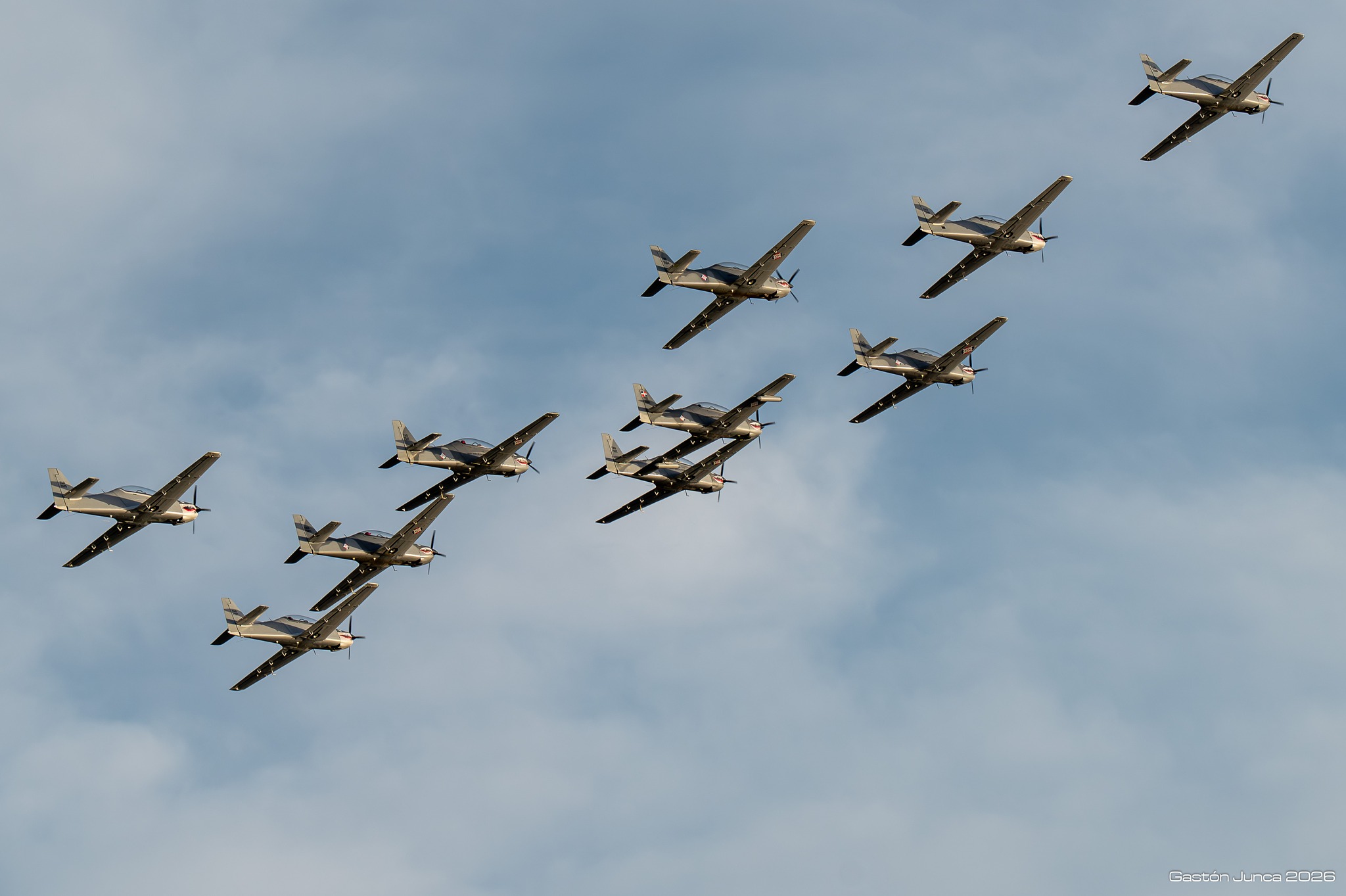 10 de 10: la FARD muestra sus diez TP-75 Dulus en desfile militar 2026 ...